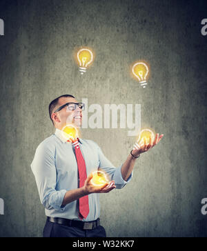 Creativity and innovative ideas concept. Young smiling woman cartoon ...