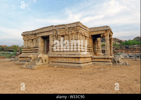 Nammalvar Temple at Hampi Stock Photo - Alamy