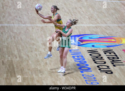 Northern Ireland's Lisa McCaffrey and Australia's Sarah Klau during the ...