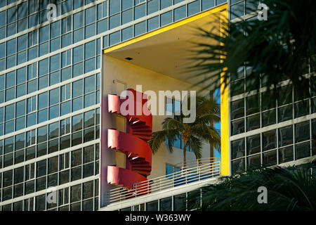 PALM COURT ATLANTIS CONDOMINIUM BUILDING (©ARQUITECTONICA 1982 ...