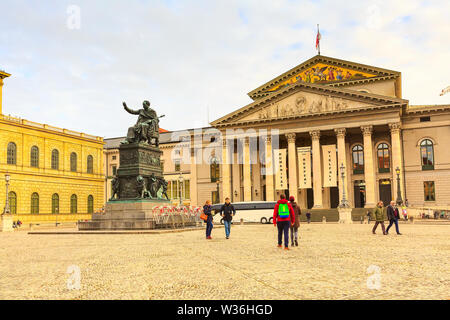 Munich, Germany - December 26, 2016: Neuhauser Street and Karlsplatz ...