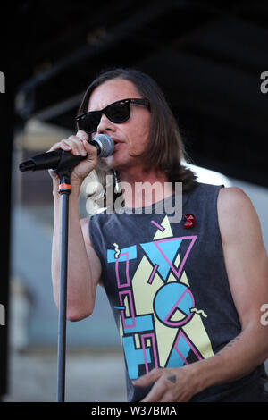 Ronnie Winter of The Red Jumpsuit Apparatus performs at the 2007 Vans ...