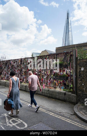 Crossbones Graveyard a pauper's cemetery on Redcross Way, Southwark ...
