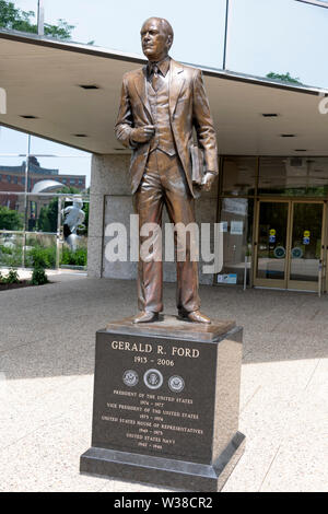 Statue of the 38th President of the United States, Gerald R. Ford ...