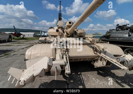 Russian T-72 main battle tank. Tankfeast 23 Bovington Tank Museum, UK ...