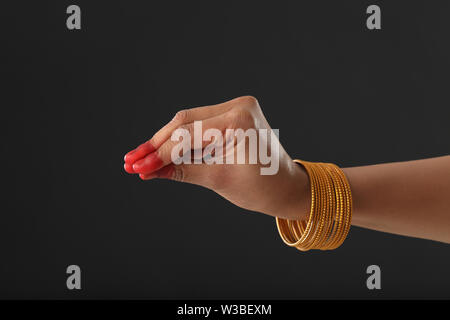 Indian woman performing mukula hasta of Bharatanatyam dance Stock Photo ...