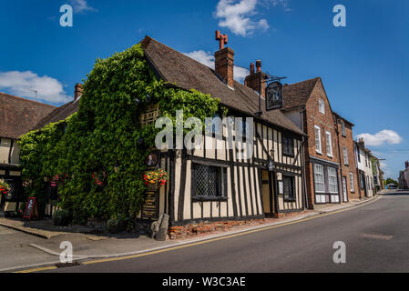 The Leather Bottle and The Street, in Cobham, Kent, England Stock Photo ...