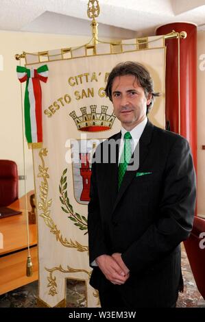 THE MAYOR ROBERTO DI STEFANO PRESENTS THE NEW JOINT. STANDING SINCE ...