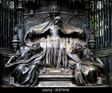 Queen Alexandra Memorial Stock Photo - Alamy