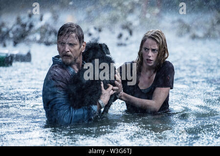 CRAWL (2019) BARRY PEPPER KAYA SCODELARIO ALEXANDRE AJA (DIR) PARAMOUNT ...