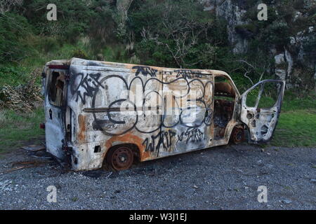 Burnt out Van Stock Photo: 33509095 - Alamy