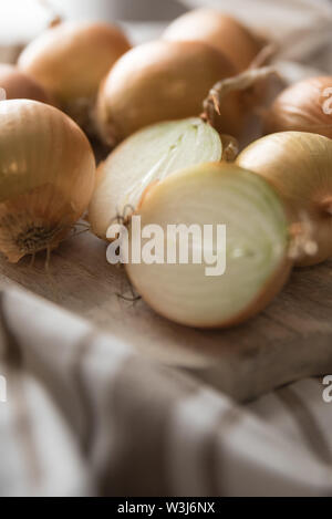 Spring onions, garlic, onion Stock Photo - Alamy