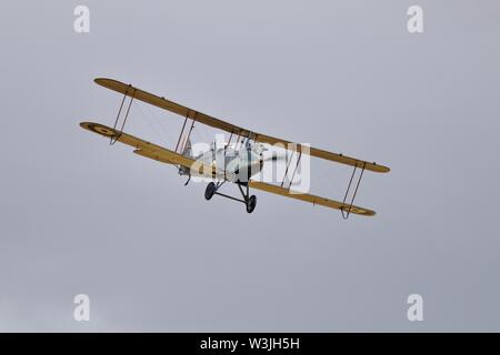 Airco DH.9 / de Havilland DH.9 the world's first strategic bomber restored by the Historic ...