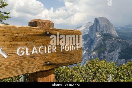 Glacier point sign Yosemite National Park Stock Photo - Alamy