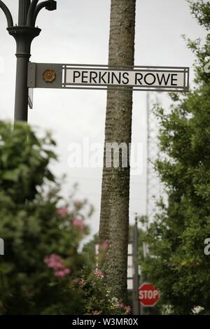 Street Signs at Perkins Rowe in Baton Rouge Stock Photo - Alamy