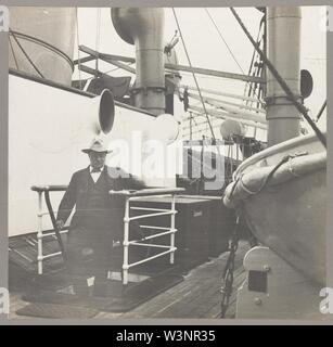 Col. Theodore Roosevelt stepping onto the deck of a ship Stock Photo ...