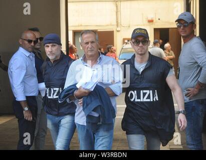 Anti-mafia operation by police arrests of the Flying Squad. In the ...