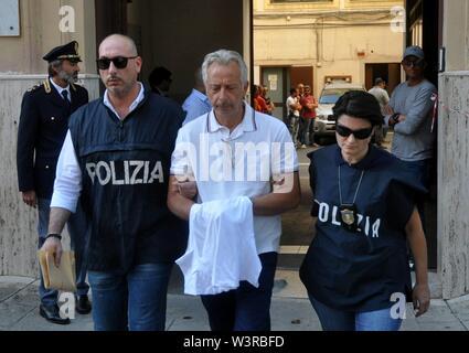 Anti-mafia operation by police arrests of the Flying Squad. In the ...