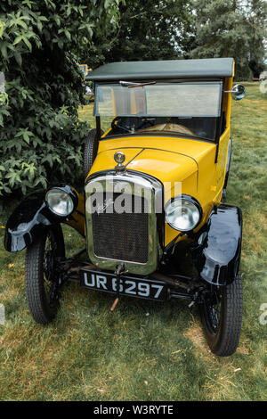 Yellow Austin Seven van Stock Photo - Alamy