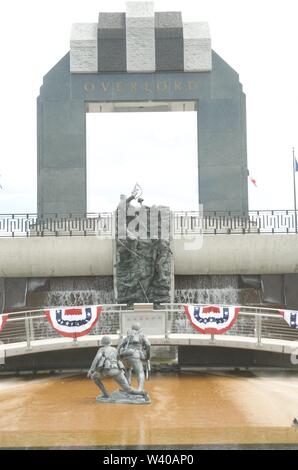 Statues showing soldiers invading on D-Day at the National D-Day ...