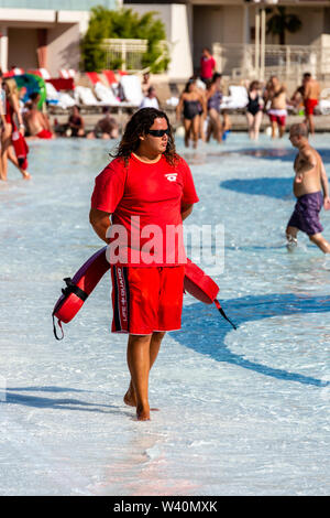 Mandalay Bay Resort Wave Pool Stock Photo - Alamy