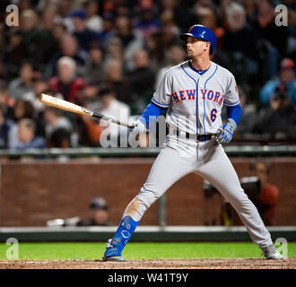 New York Mets' Jeff McNeil bats during a baseball game against the ...