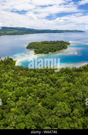 View of the coral reef in New Caledonia Stock Photo - Alamy
