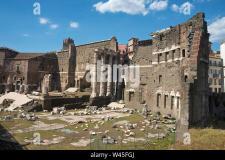 Roman Government Building Stock Photo: 12505795 - Alamy