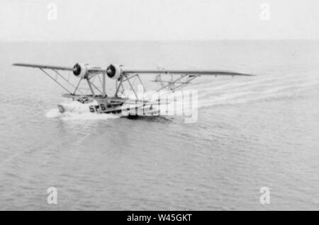 Consolidated P2Y-2 VP-5F taxiing Stock Photo - Alamy