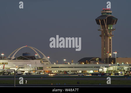 LOS ANGELES (LAX) AIRPORT THEME BUILDING Stock Photo - Alamy