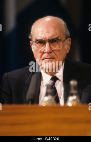 Greek Prime minister Andreas Papandreou with wife Dimitra Liani ...