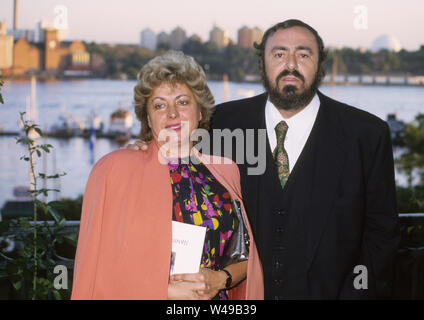 Luciano Pavarotti Opera singer in Manchester July 1991 Stock Photo - Alamy