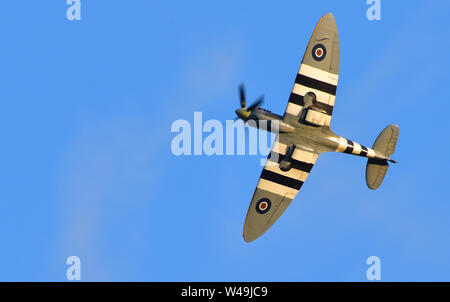 spitfire with invasion stripes Stock Photo - Alamy