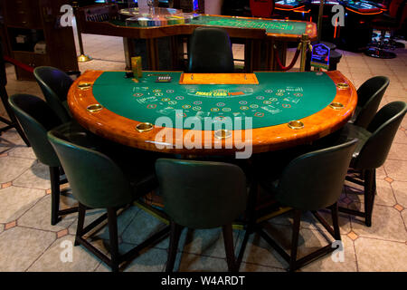 Slot machines on board the cruise ship Norwegian Epic Stock Photo - Alamy