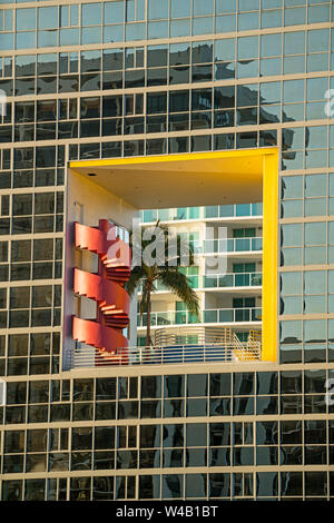 PALM COURT ATLANTIS CONDOMINIUM BUILDING (©ARQUITECTONICA 1982 ...