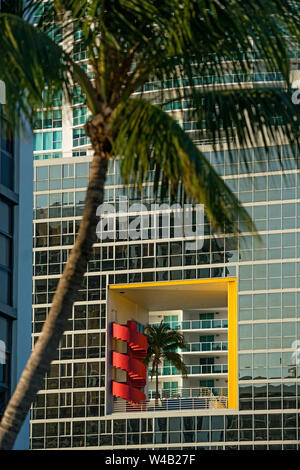 PALM COURT ATLANTIS CONDOMINIUM BUILDING (©ARQUITECTONICA 1982 ...