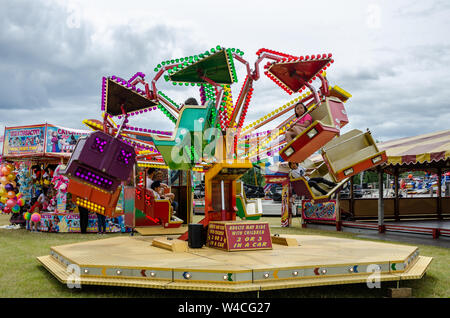 A spinning fair ground ride Stock Photo: 85272317 - Alamy