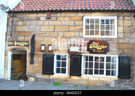 Shops on Whitby seafront Stock Photo - Alamy