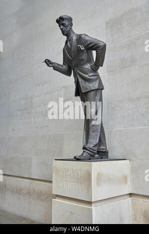 George Orwell Statue Stock Photo - Alamy