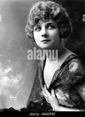 Portrait of Alice Terry in The Prisoner of Zenda (1922) - Silent ...