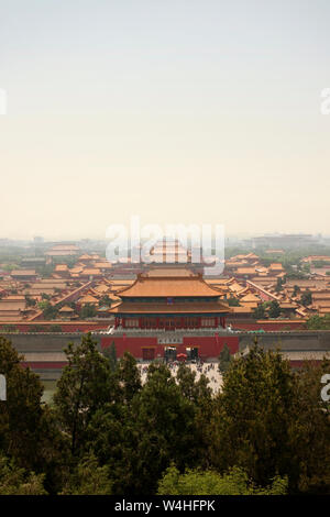 Traditional building in a large city Stock Photo - Alamy