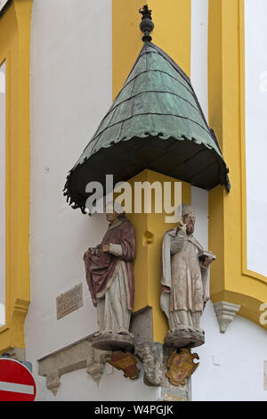 Hotel Wilder Mann, white building with stepped gable, Meersburg ...