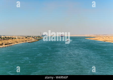 Container boat in Suez canal Stock Photo - Alamy