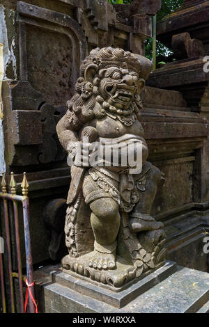 Balinese Bedogal, the demonic statues that act as guardians to puru ...