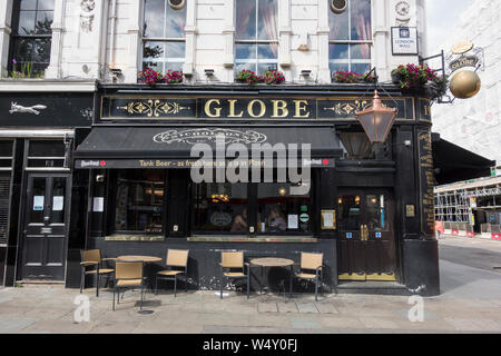 The Globe Pub, Moorgate, London Stock Photo - Alamy