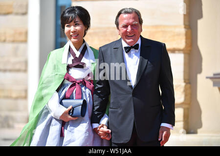 Old Federal Chancellor Gerhard SCHROEDER (SPD) with wife So Yean KIM on ...