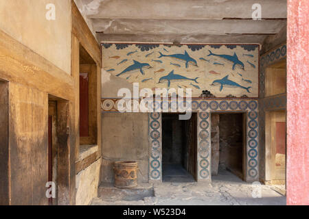Queen's Megaron. Palace of Knossos, Crete, Greece Stock Photo - Alamy