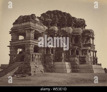 Gwalior , Madhya Pradesh, India 8-10-2022: couple in Gwalior Fort ...