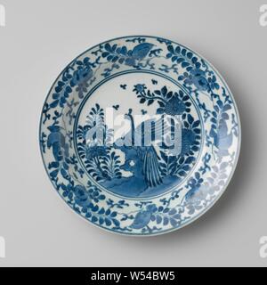 Plate with two hoo-birds on a rock and floral scrolls, anonymous, c. 1600 - c. 1699 Plate of ...