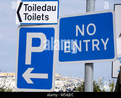 road signs clutter Stock Photo - Alamy